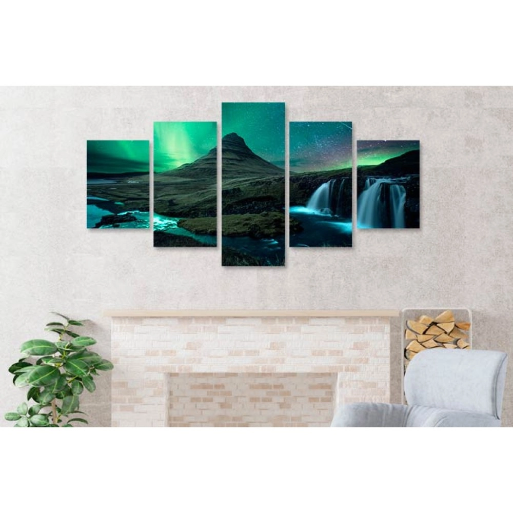 Tablouri peisaje cascada si aurora boreala